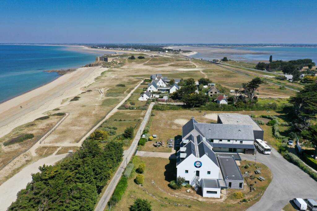 Le Grand Larg' and Valentin Abeille Group and unusual